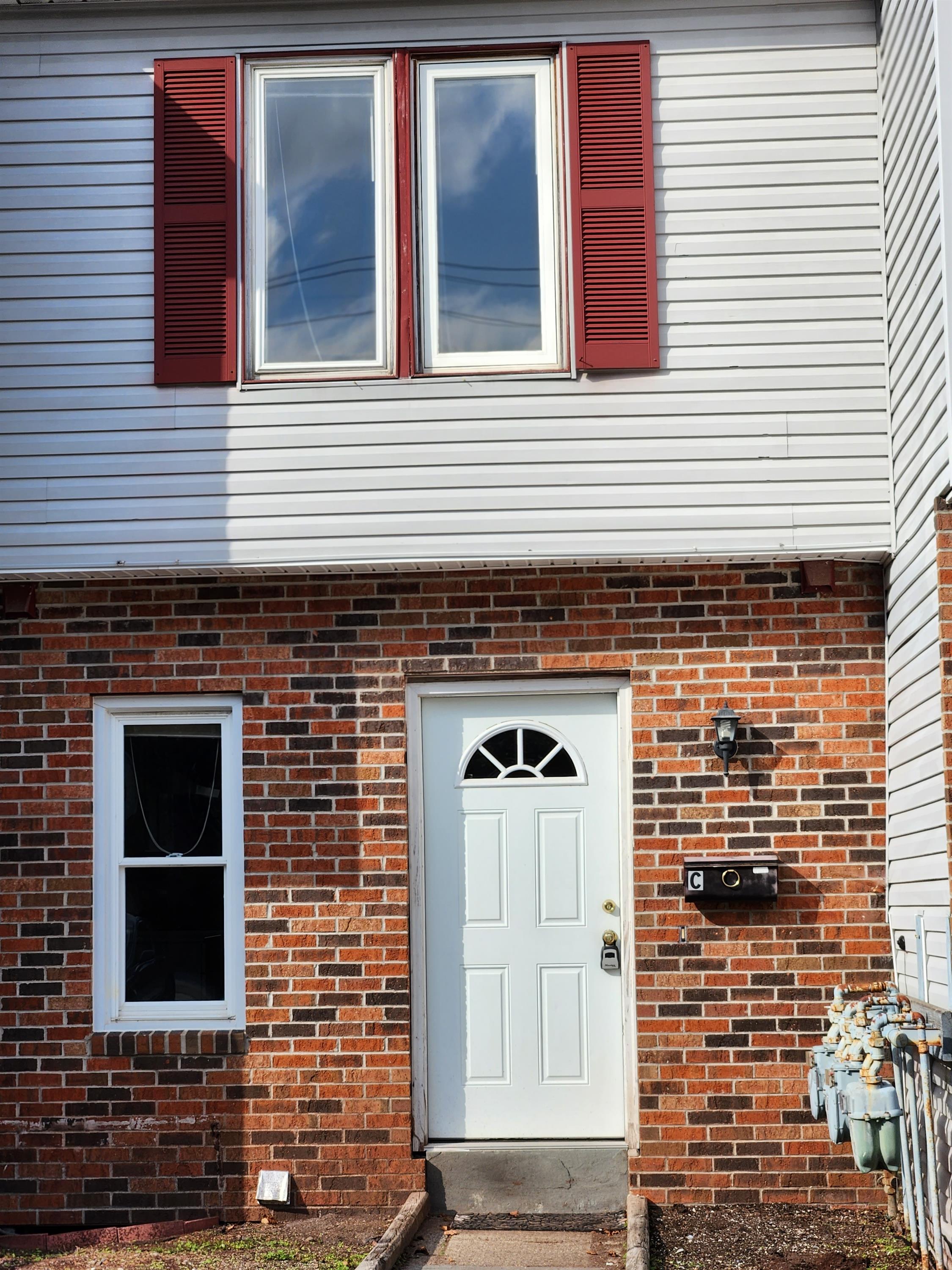 Home [dynamaxrealty.managebuilding.com]